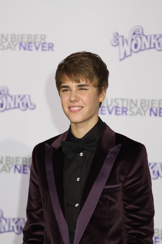 The Dork Side: Random Acts of Snarkiness (IDOL, Chris Brown, Sheen ...