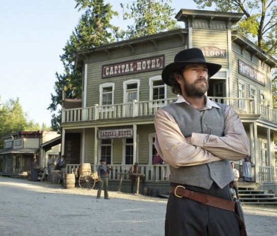 Exclusive Interview: Luke Perry returns with GOODNIGHT FOR JUSTICE: THE ...