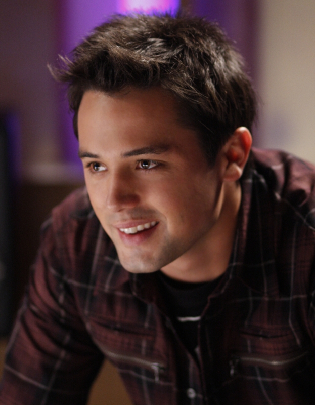 Exclusive Interview: Stephen Colletti climbs ONE TREE HILL for its ...