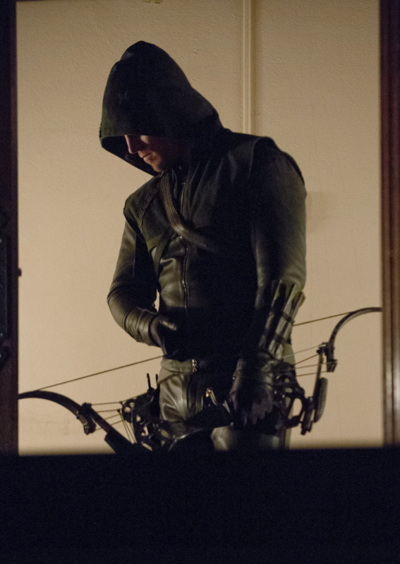 TV Review: ARROW – Season 2 – “City of Heroes” - Assignment X