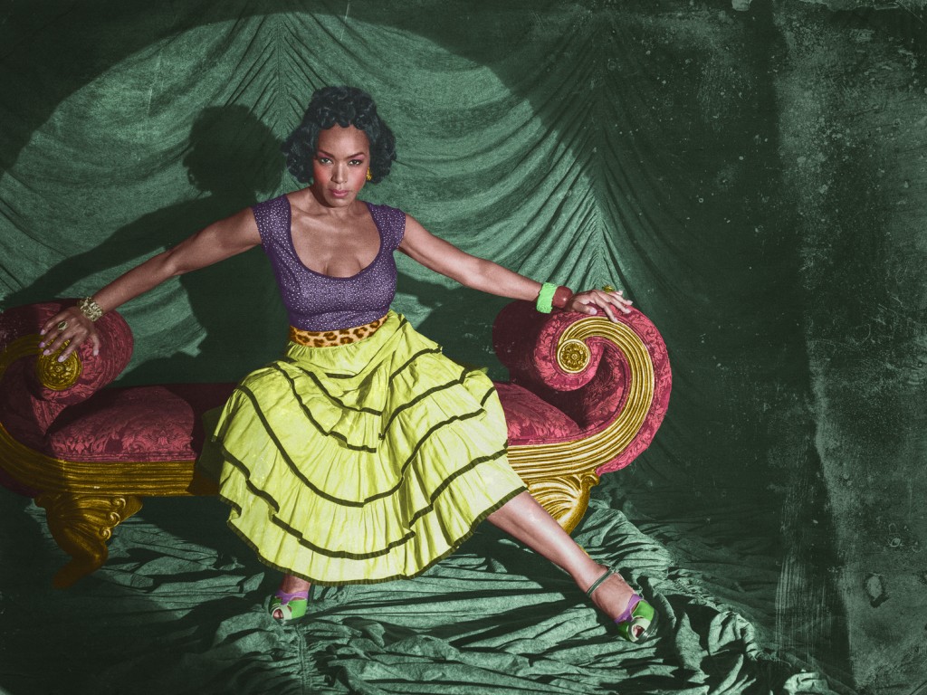 Angela Bassett Gets Freaky On American Horror Story Freak Show 0275
