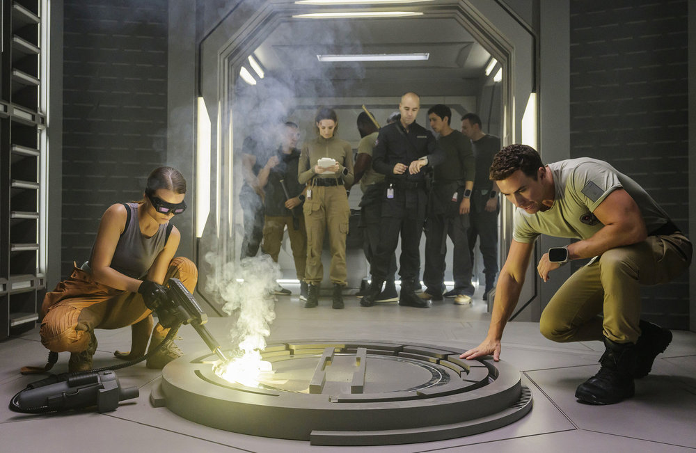 THE ARK: Creator Dean Devlin and Showrunner Jonathan Glassner give the scoop on Season 2 ...